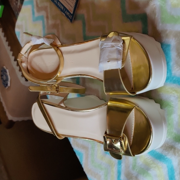 Wild Diva | Shoes | 40 Gold Wedge Sandals | Poshmark